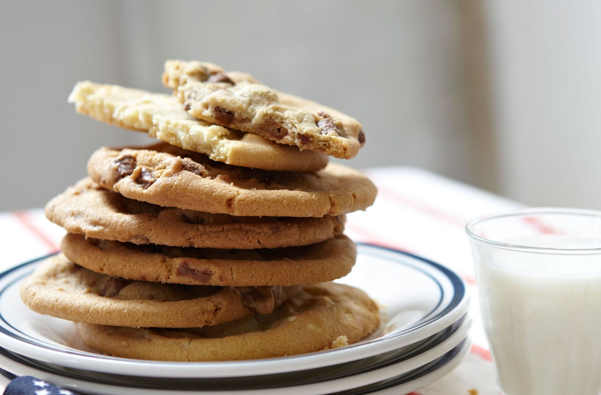 What to make for a bake sale: Cheap cakes and how much to sell them for ...