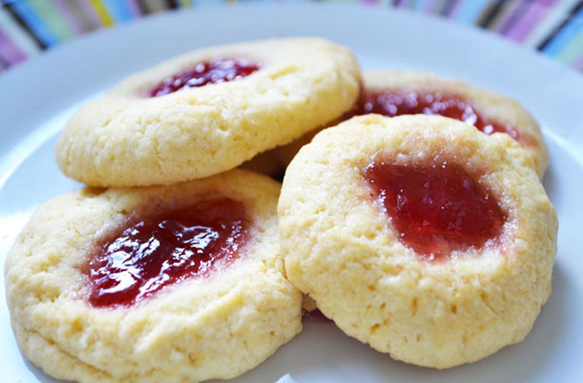 Custard thumbprint biscuits | Dessert Recipes | GoodtoKnow