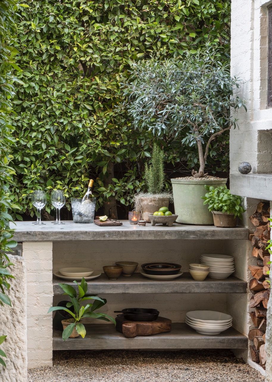 9 ways to fit an outdoor bar into a small backyard | Livingetc