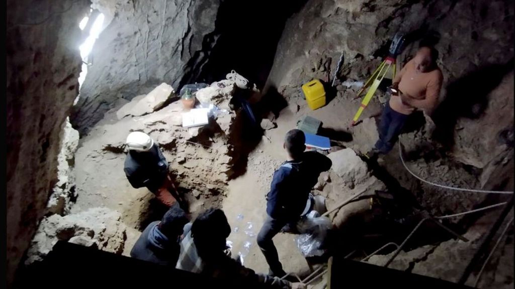 Ancient humans used cave in Spain as burial spot for 4 millennia, 7,000 ...