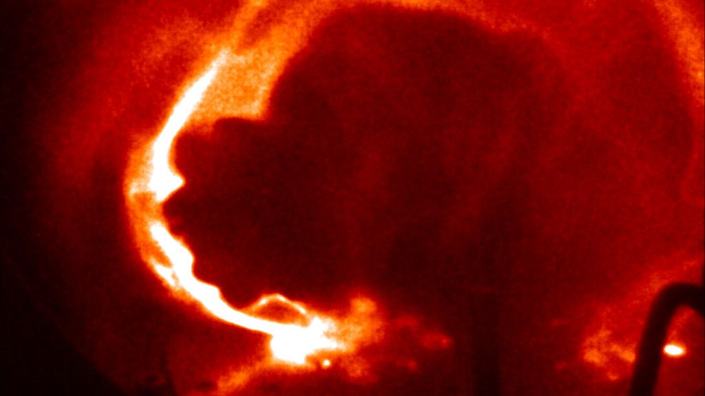 Lab-grown solar flares reveal secrets of the sun's coronal loops | Space