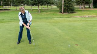 Claw Grip For Putting: How It Works | Golf Monthly