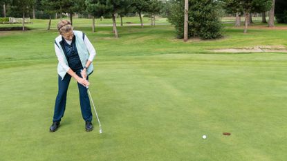 Claw Grip For Putting: How It Works | Golf Monthly