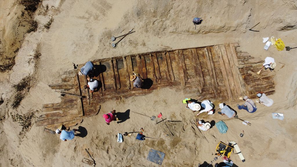 Ancient Roman boat from empire's frontier unearthed in Serbian coal ...