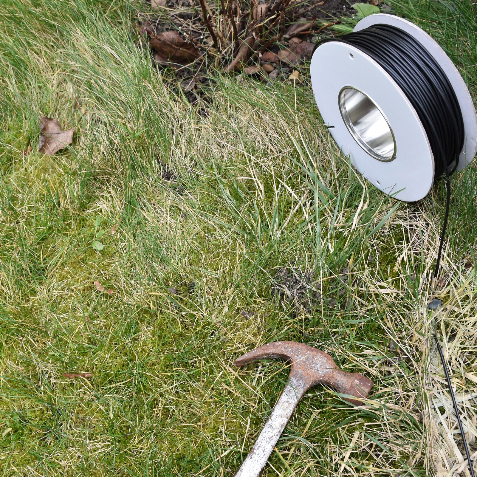 Flymo EasiLife GO 250 Robotic Lawn Mower Review | Ideal Home