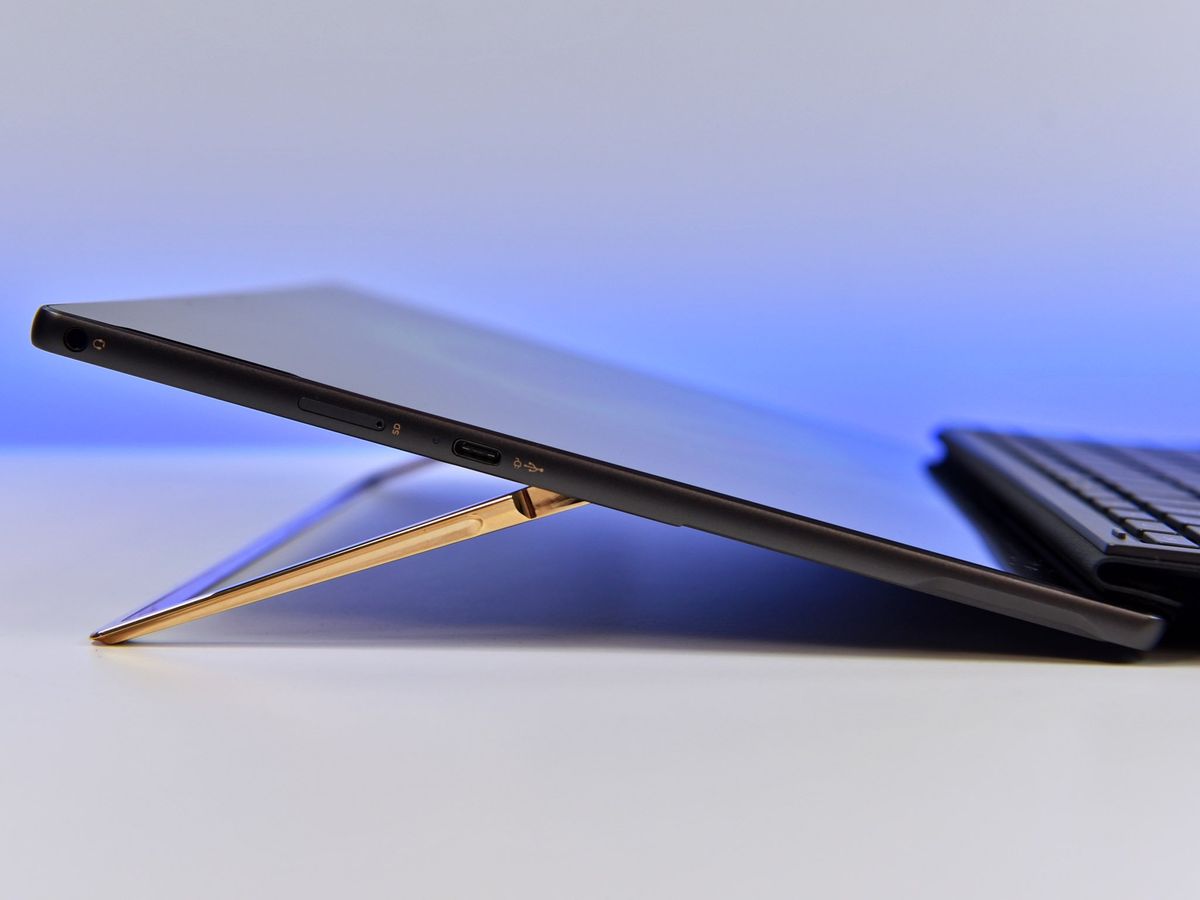 HP Spectre x2 (2017) review - Making a more affordable Surface Pro with ...