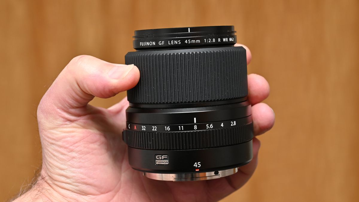 Fujifilm GF 45mm f/2.8 R WR review: A pimped-up prime with a classic ...