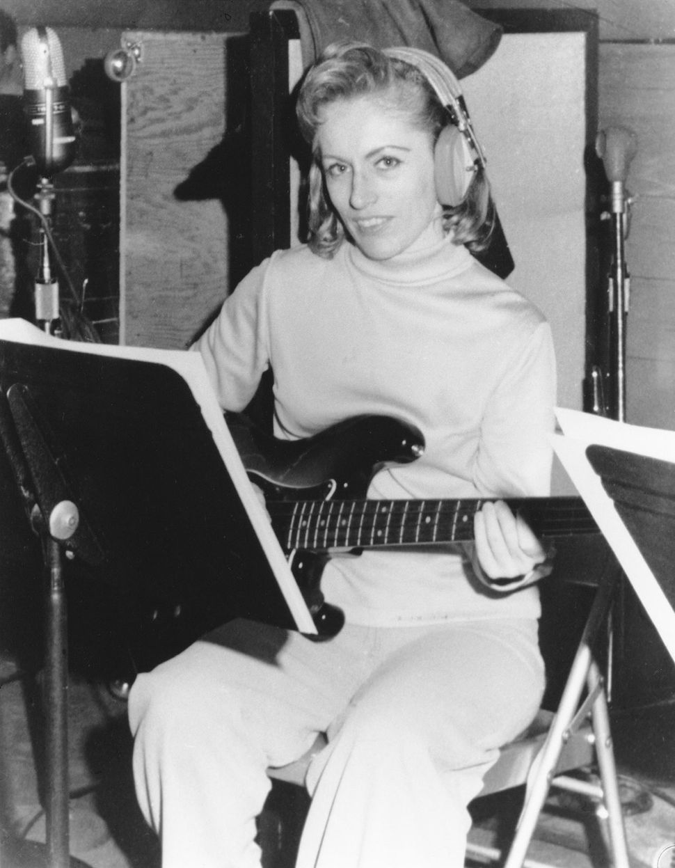 Meet Carol Kaye, the genius musician behind the world’s favourite ...