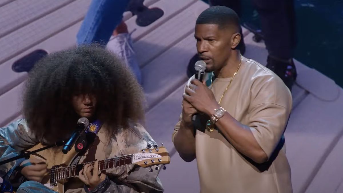 Jamie Foxx says his daughter saved his life by playing guitar | Guitar World