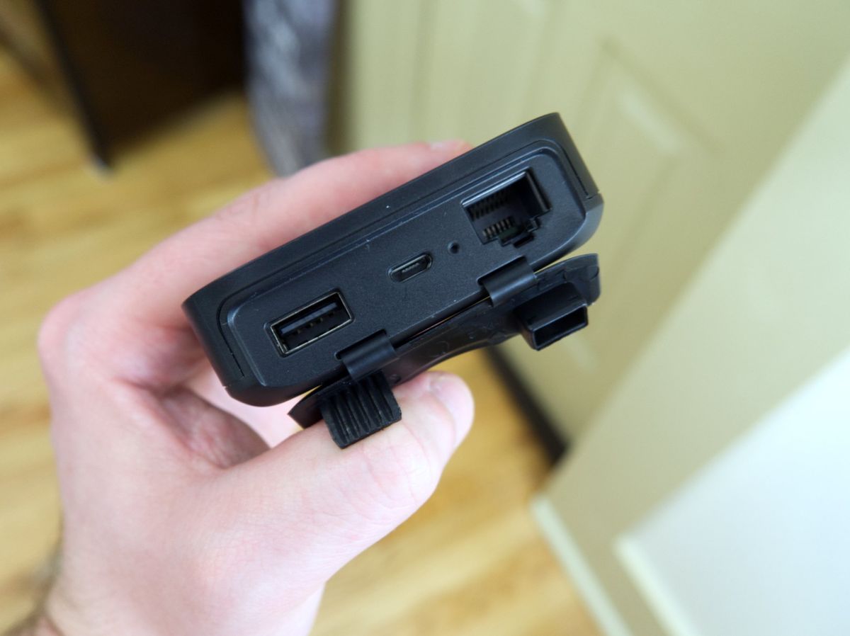 RAVPower Filehub review: A travel router that over promises and under ...