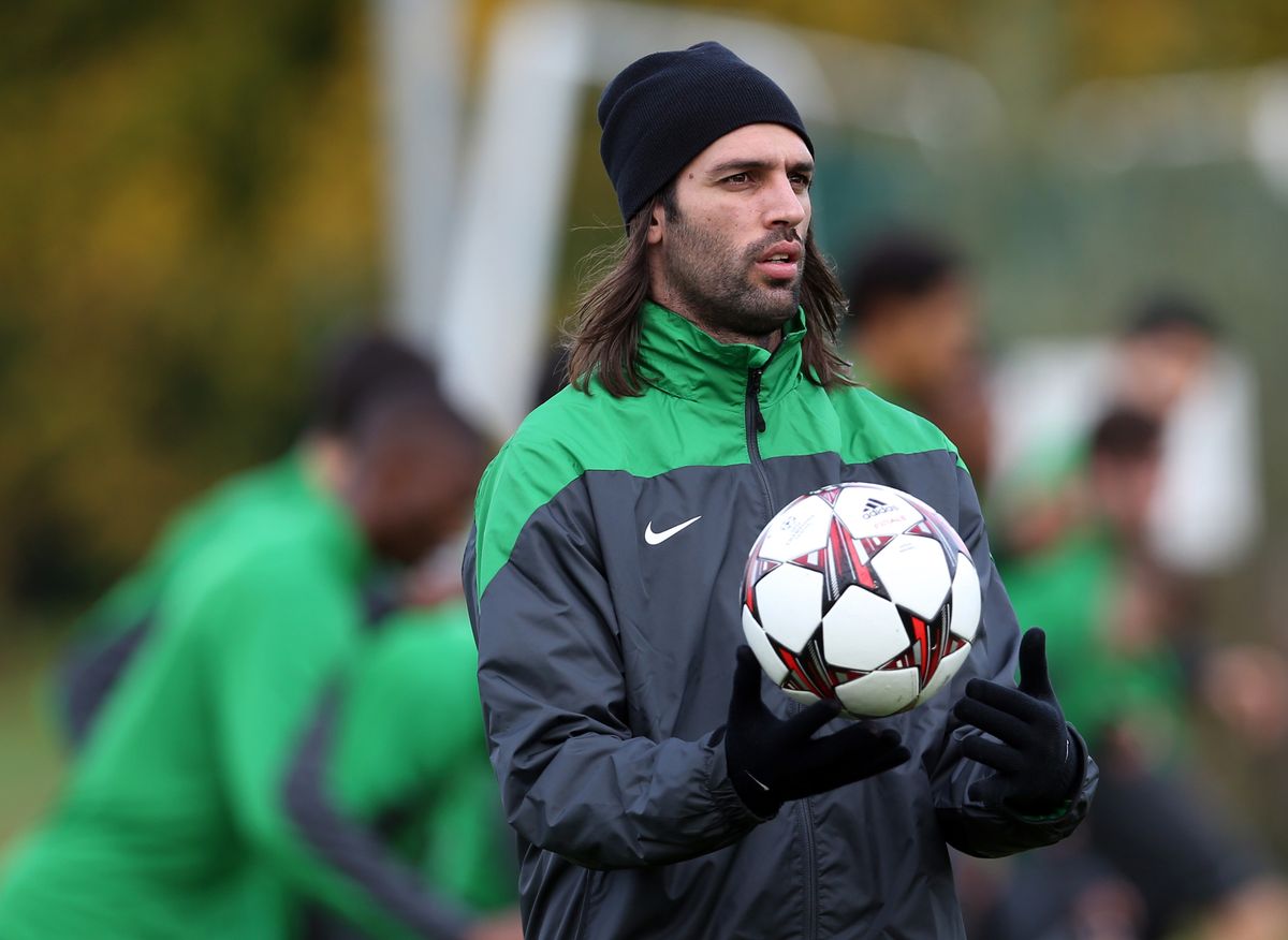 Ajax boss De Boer wary of Samaras threat | FourFourTwo