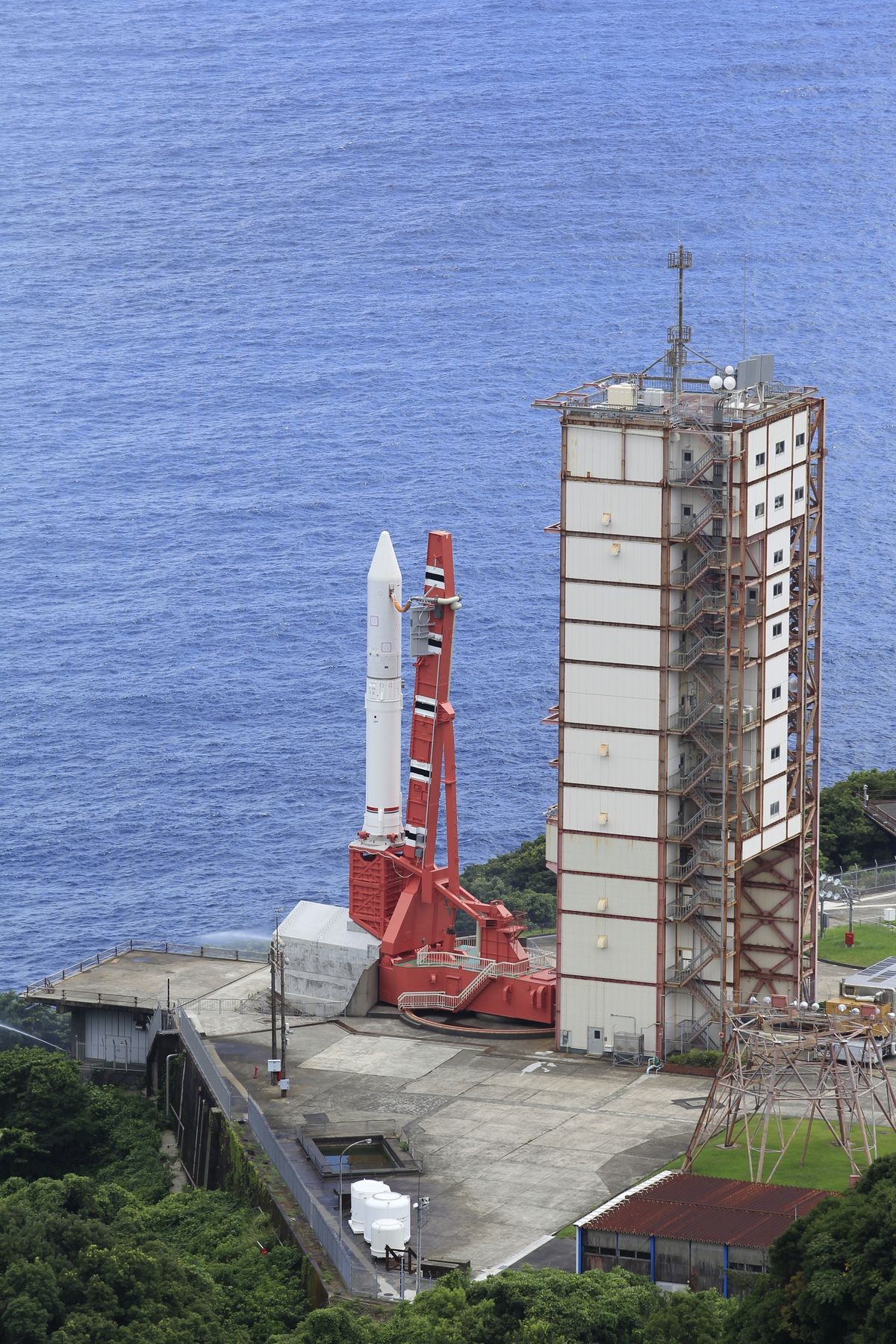 Photos: Japan's Epsilon Rocket, a Smart Booster for Space Launches ...