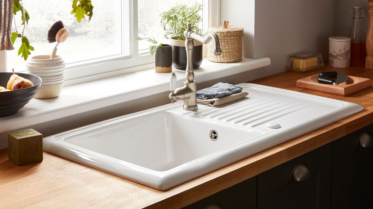 What is a Belfast sink — and is it different to a Butler ...