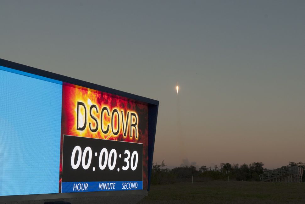 DSCOVR: The Deep Space Climate Observatory Mission in Photos | Space