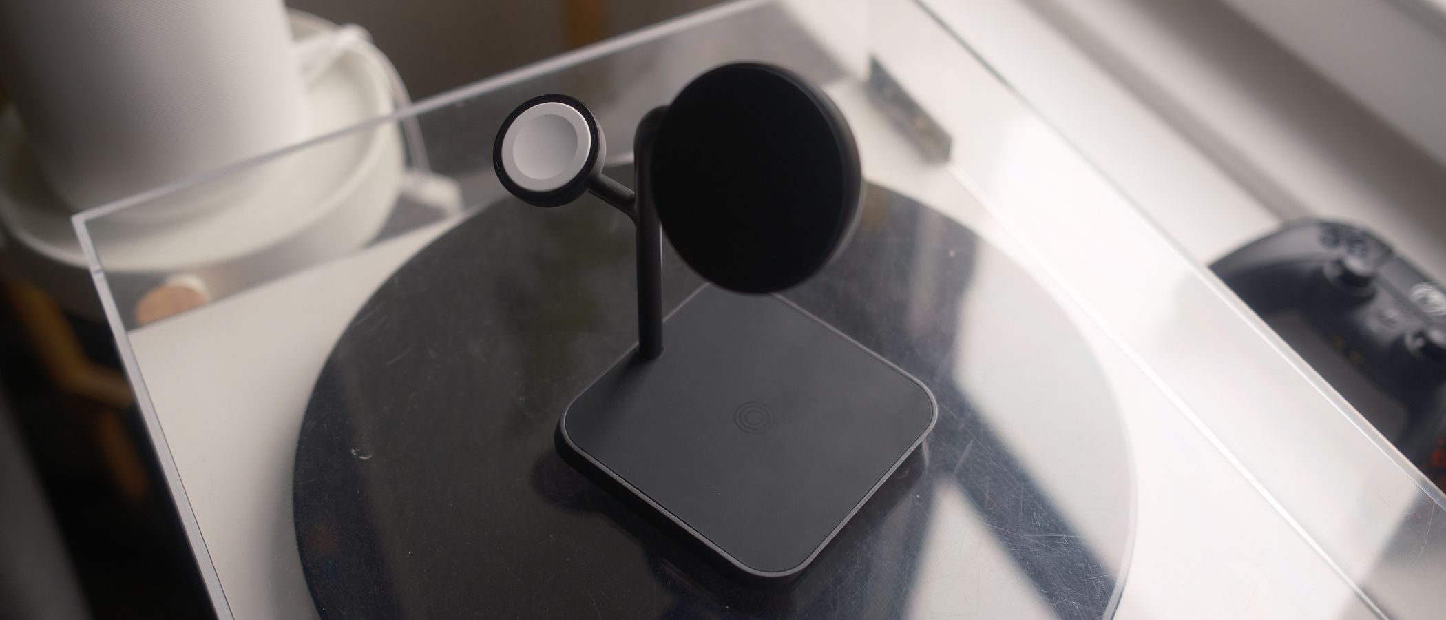 The Zens Office Charger Pro 3 is a well-made MagSafe charging stand ...