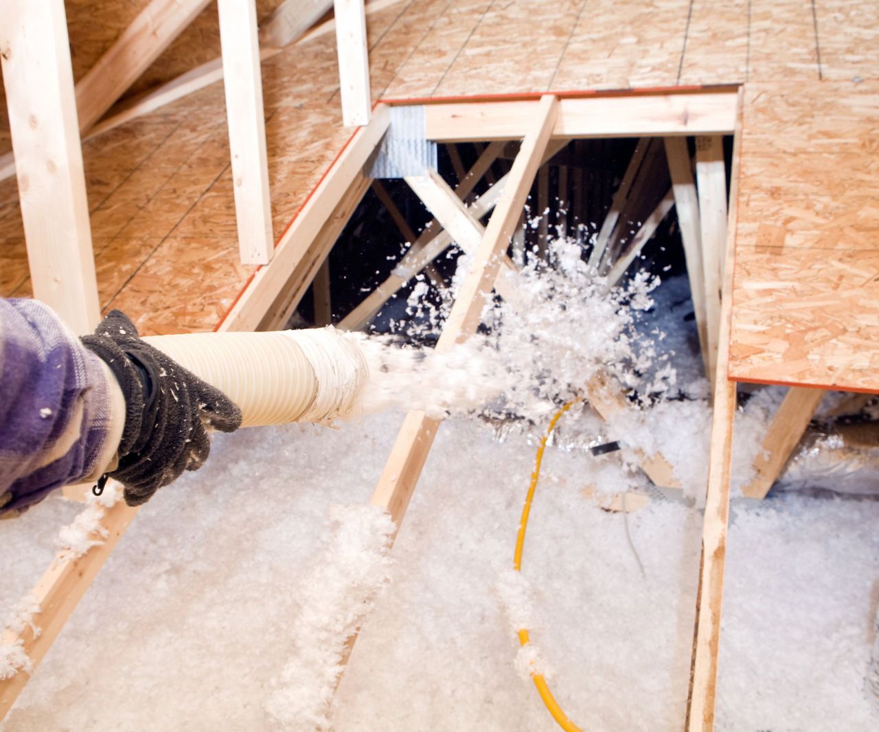 How to remove icicles – expert steps for removing icicles | Homes and ...