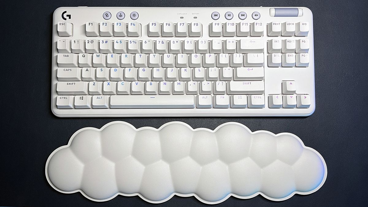 Logitech G715 Review: Pretty, but Maybe Not $200 Pretty | Tom's Hardware