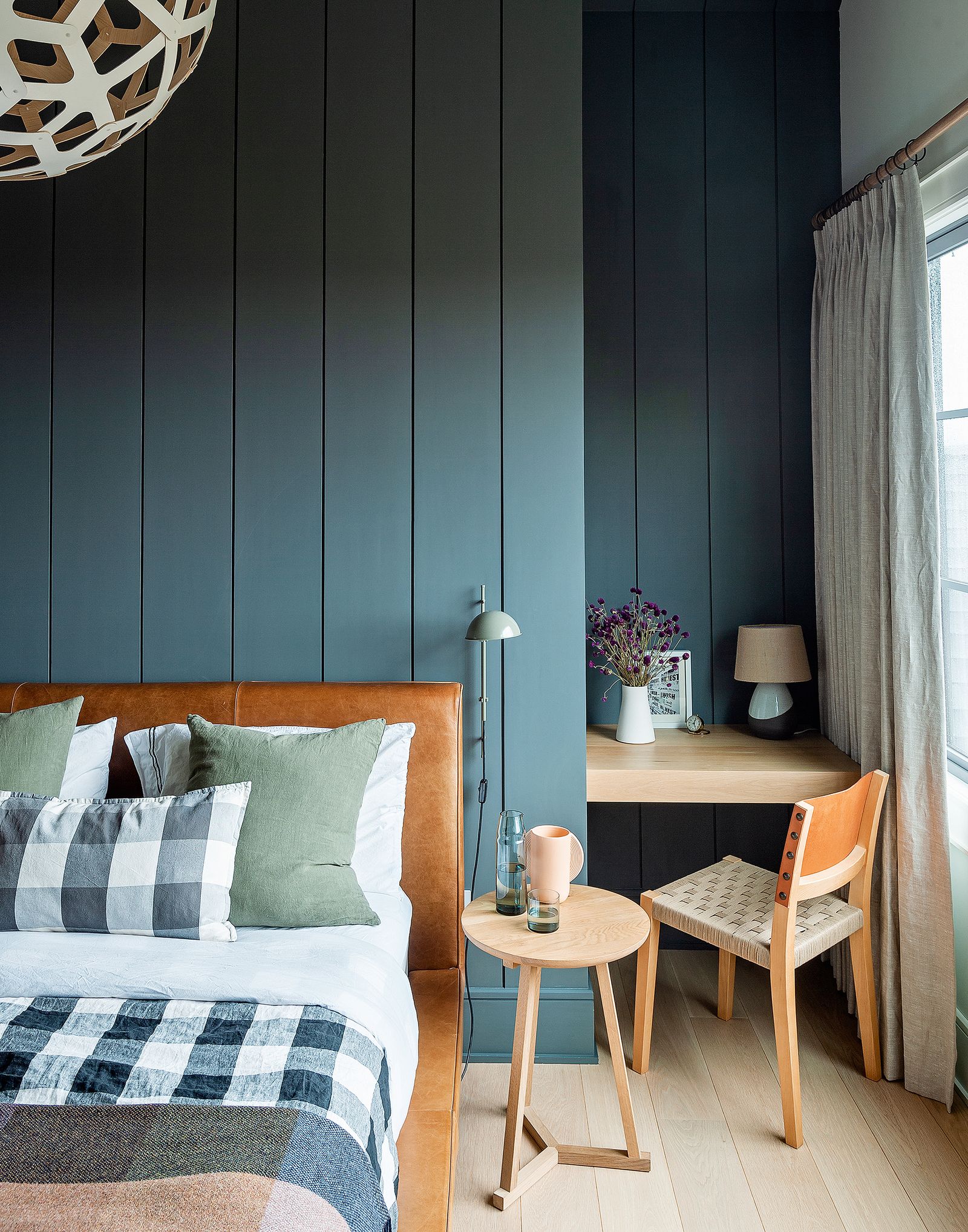 Bedroom layout ideas with desk: 12 ways to arrange your space | Homes ...