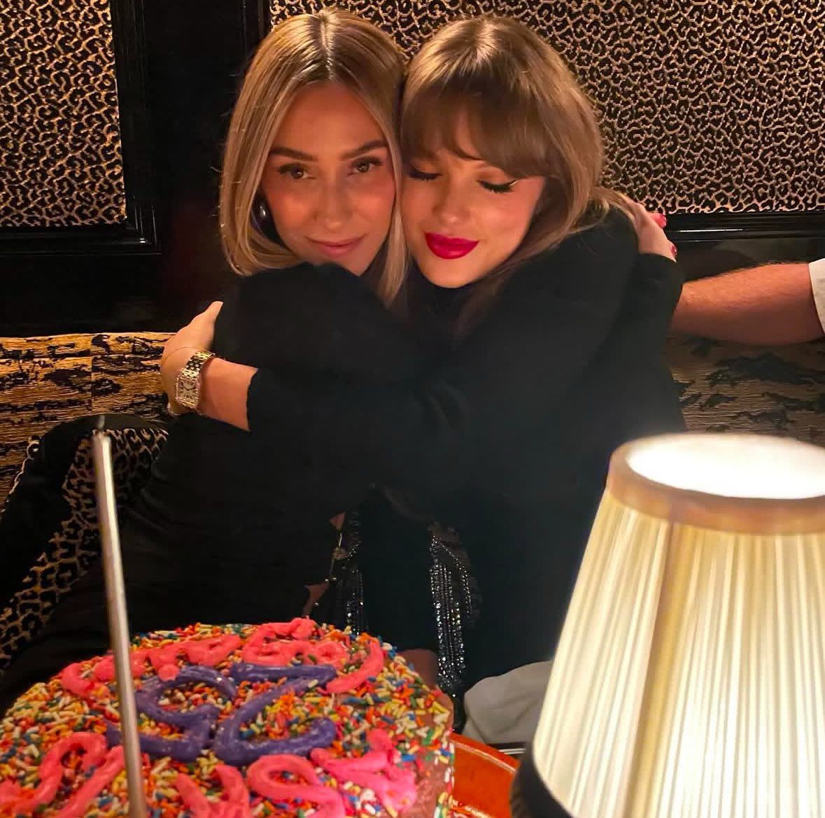 Taylor Swift Wears the $32k Cartier Watch Travis Kelce Got Her for ...