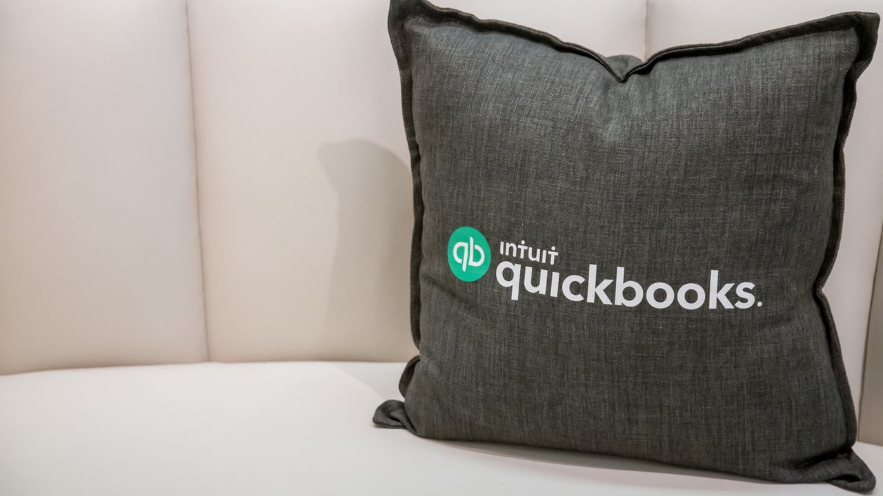 QuickBooks debuts card reader for enhanced mobile payments | ChannelPro
