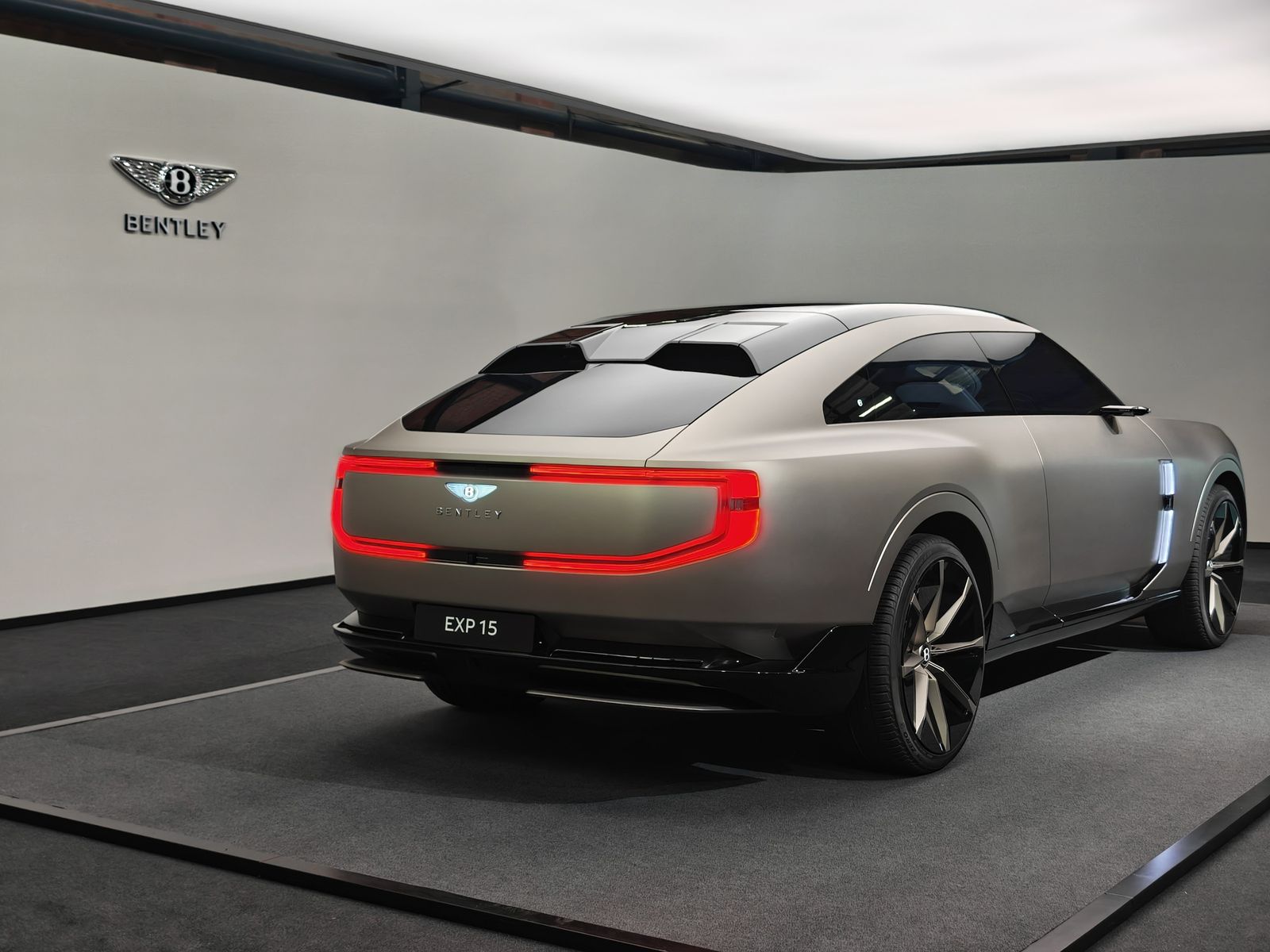 The Bentley EXP 15 brings the bling and delves into tomorrow's luxury ...