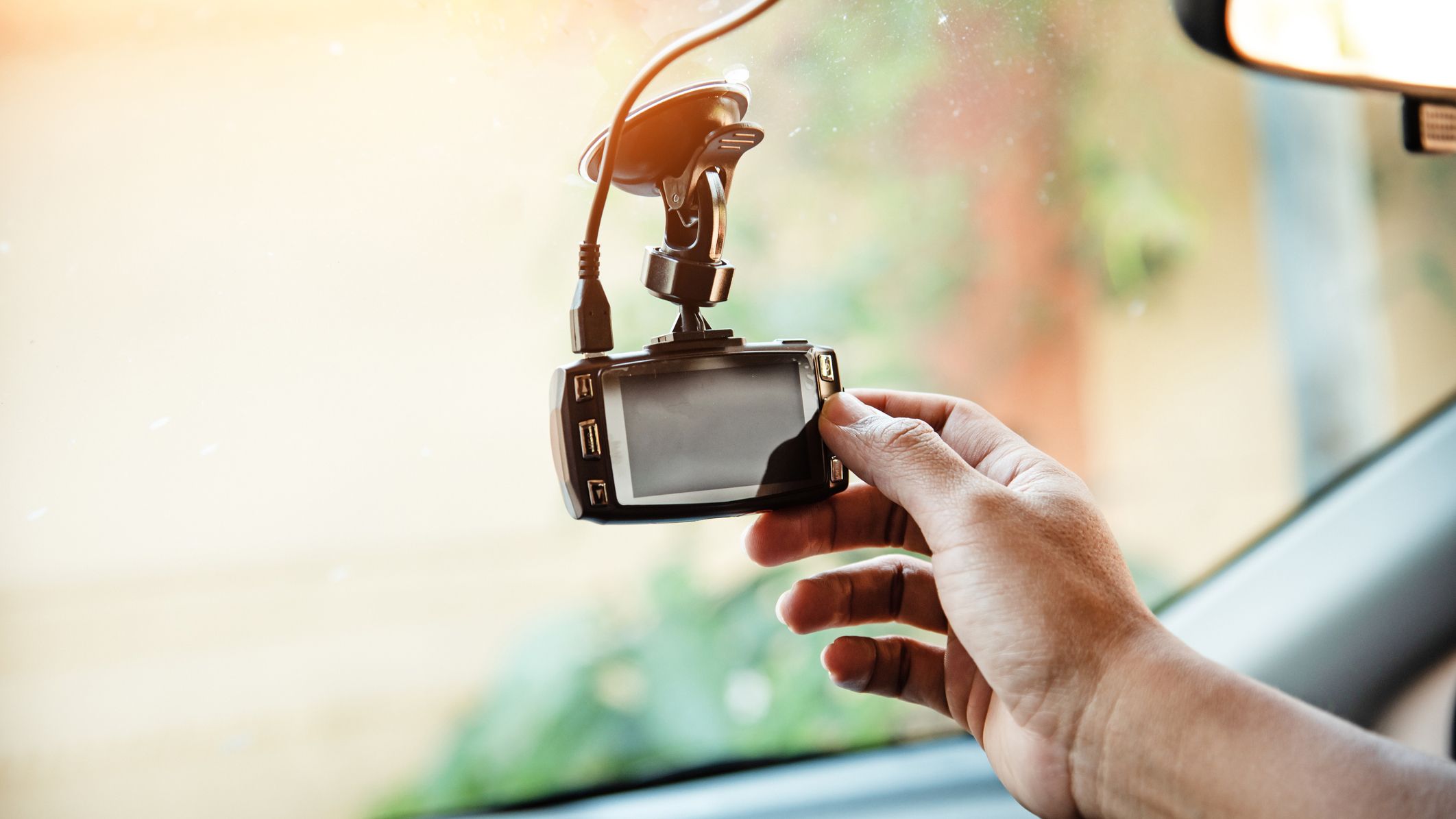 Footage of popular ‘Swoop-and-Squat’ car insurance scam goes viral ...
