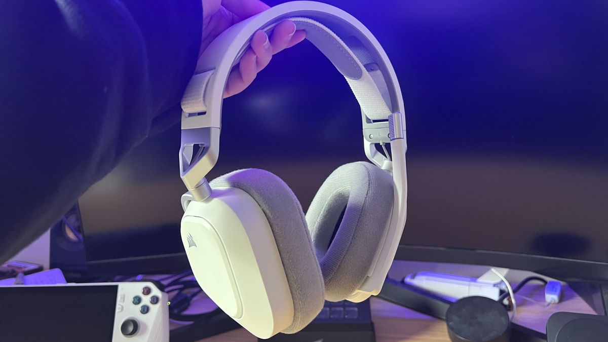 Corsair HS80 Max review: "does exactly what a mid-range headset should ...