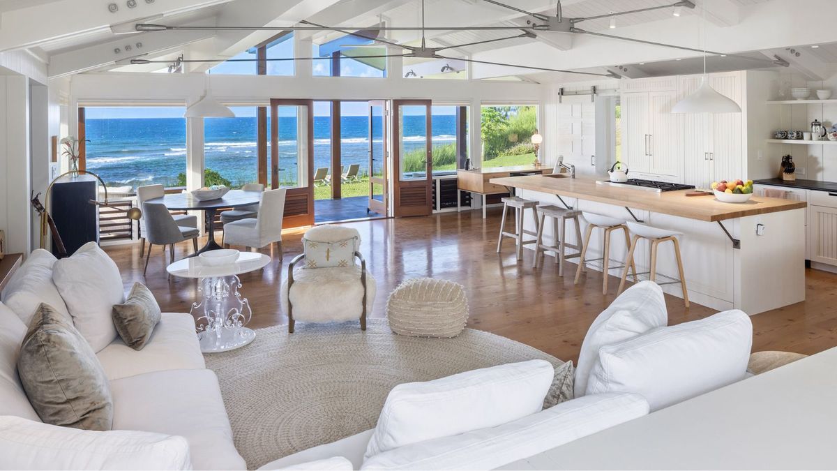 Julia Roberts' home brings Hamptons coastal style to Hawaii | Homes and ...