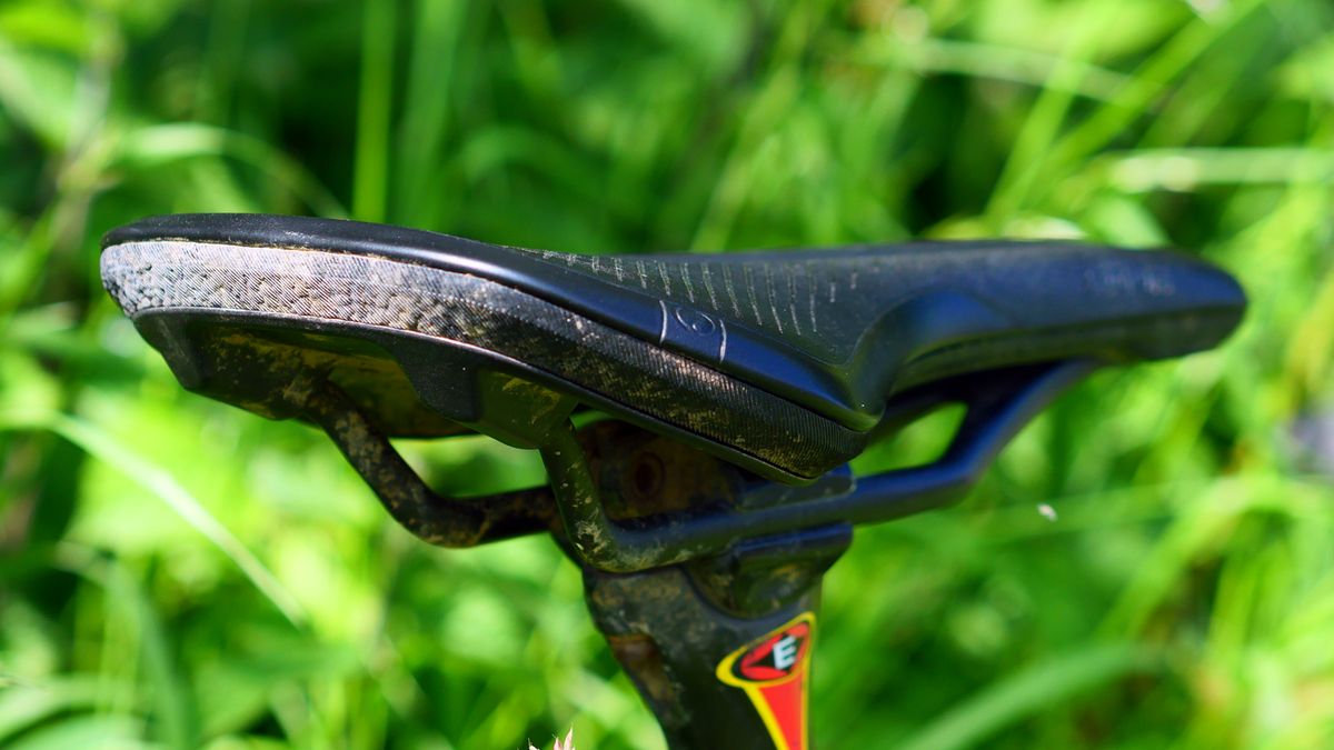Ergon SR All-Road Core Pro Carbon gravel saddle review – subtly smooth ...