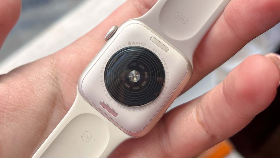 Apple Watch SE (2022) review | Tom's Guide