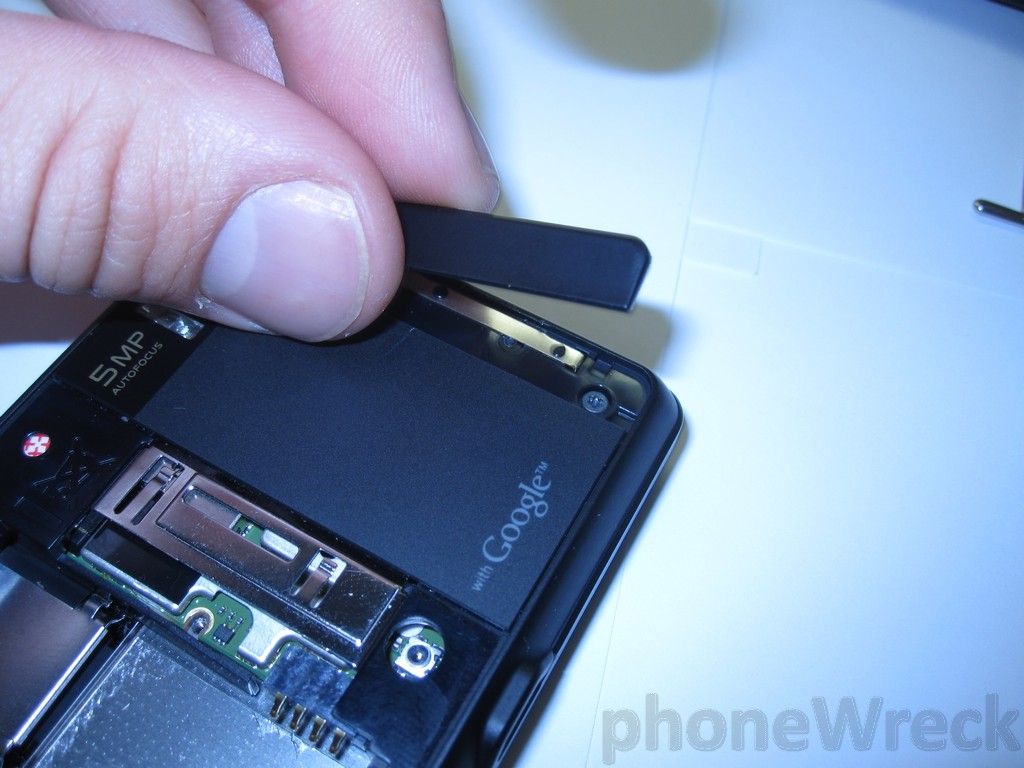 DISASSEMBLED: Motorola's DROID Smartphone | Tom's Hardware