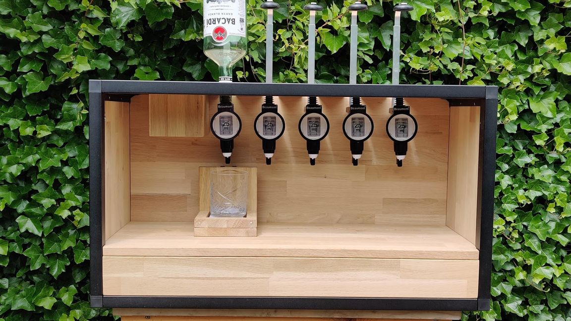 This Raspberry Pi Drink Mixer Machine Is all the Bartender You Need ...