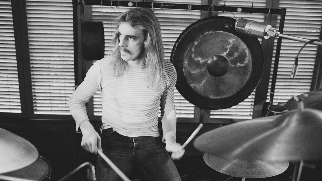Alan White, drummer for Yes, John Lennon and more has died, aged 72 ...