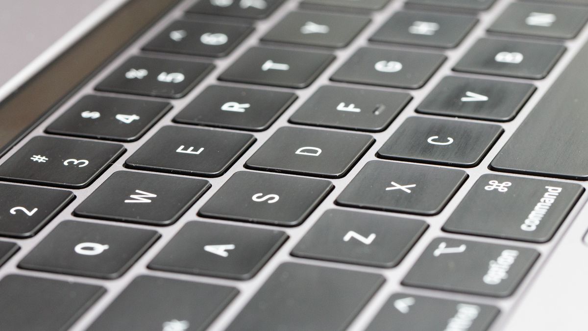 Apple keyboard face-off: Are the MacBook Pro's 'scissor' keys really ...