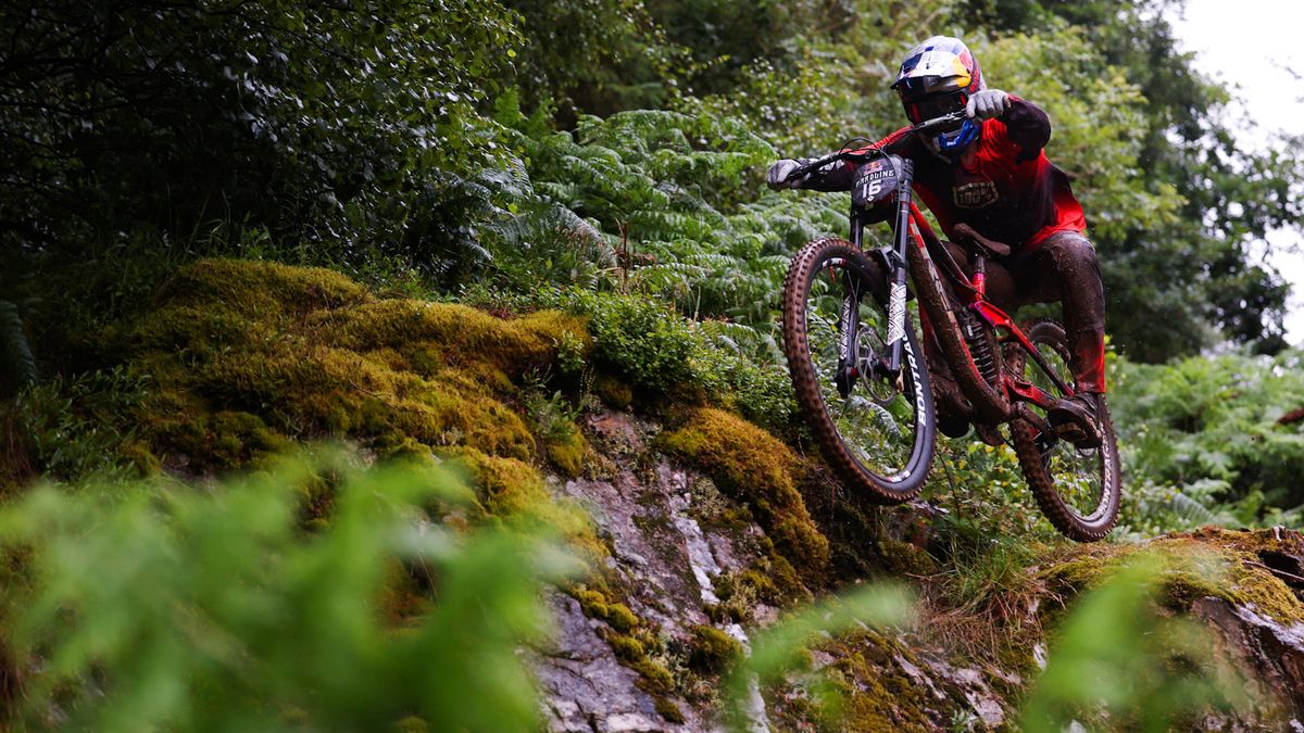 Watch incredible footage of Kade Edwards at Red Bull Hardline – shot by ...