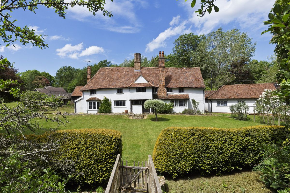 A magnificent 15th century farmhouse with space and charm, and under an ...