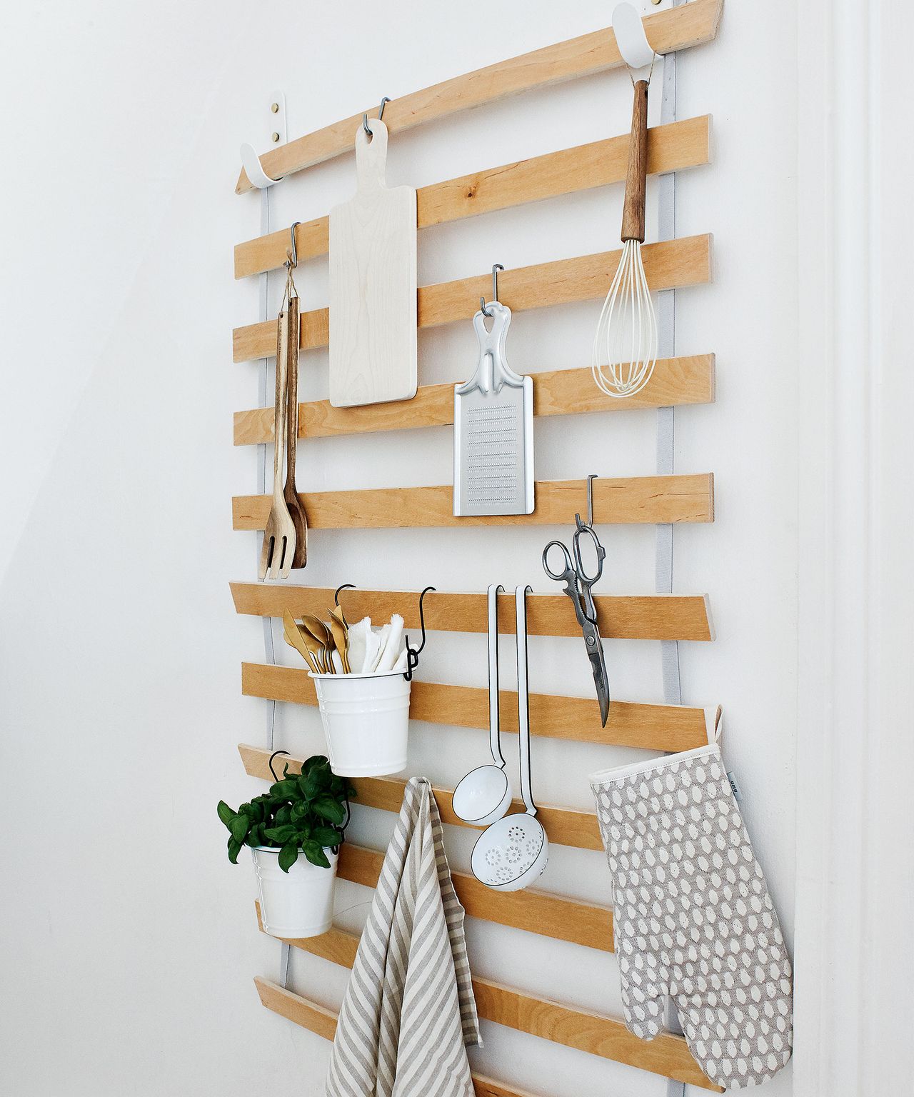 9 common small kitchen problems and how to solve them | Ideal Home