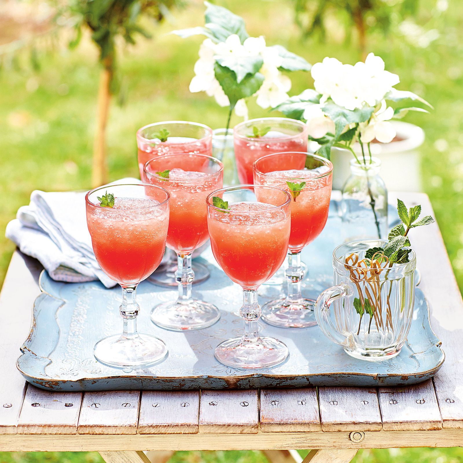 32 garden party ideas to set the scene for outdoor entertaining | Ideal ...