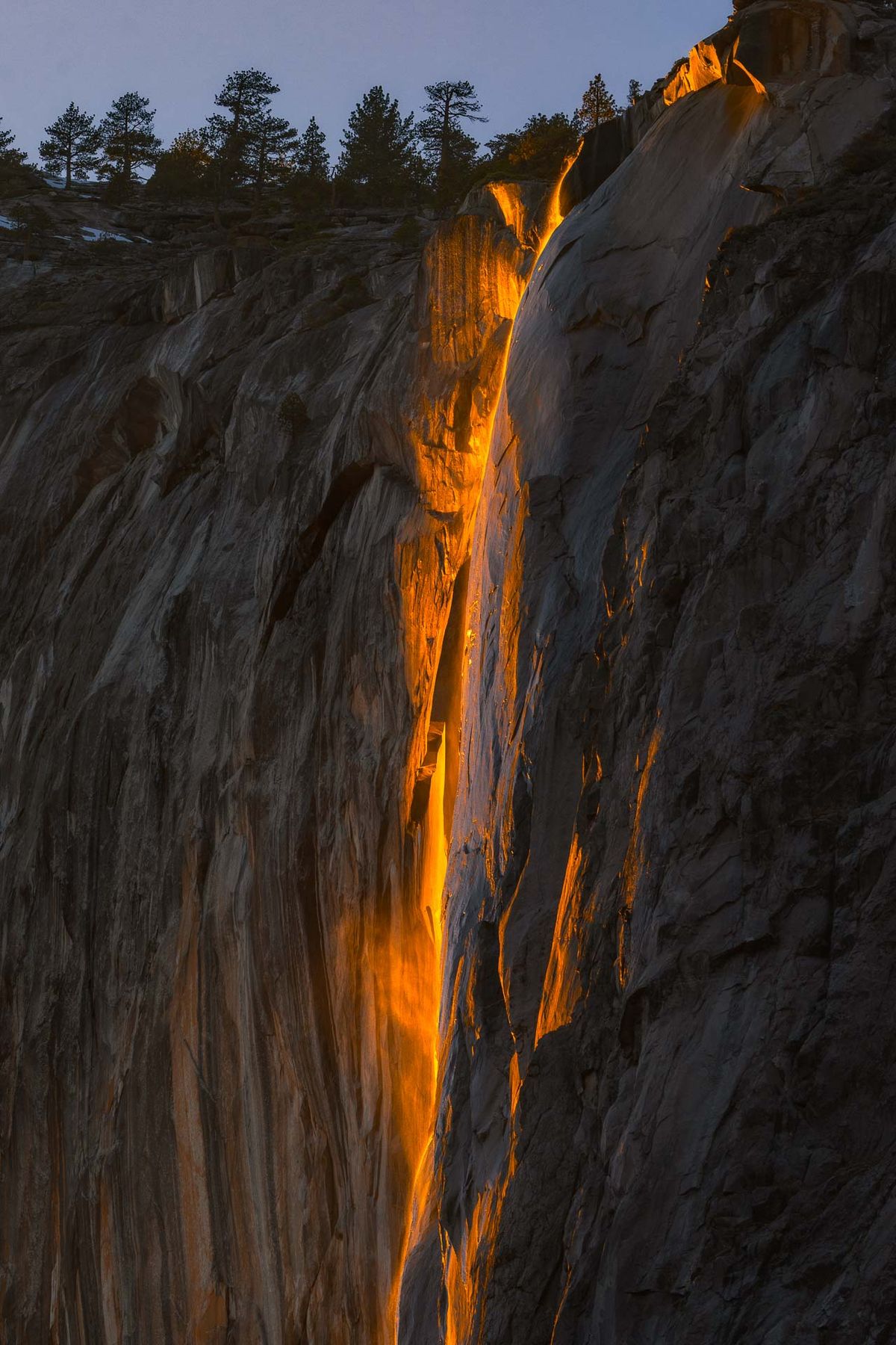 Photographers gather in Yosemite to capture spectacular waterfall ‘on ...