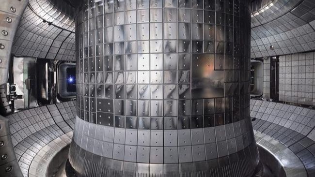 Nuclear fusion reactor in South Korea runs at 100 million degrees C for ...