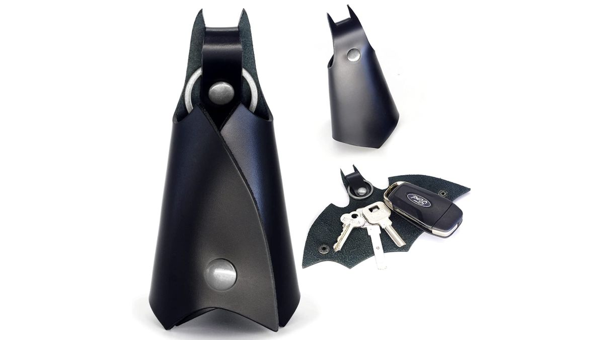 3 Great Gifts Every Batman Lover Deserves On Valentine's Day | Cinemablend