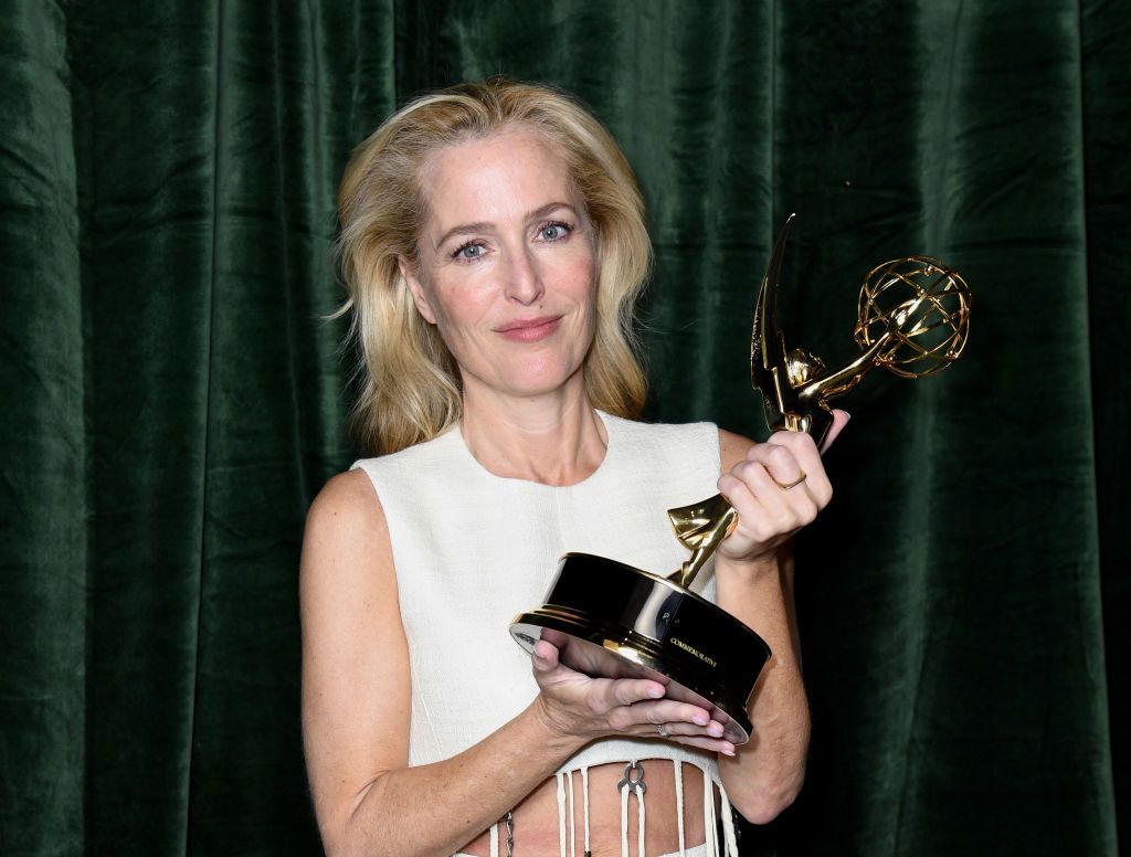 American reporter awkwardly asks The Crown's Gillian Anderson if she ...