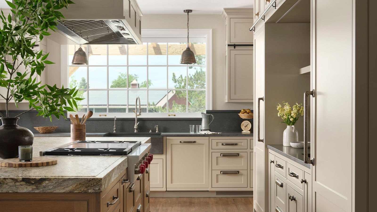 7 Kitchen Countertop Colors and Materials Going Out of Style | Homes ...