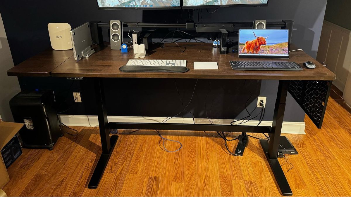 Corsair Platform:6 Standing Desk Review: Premium Design with a Price ...