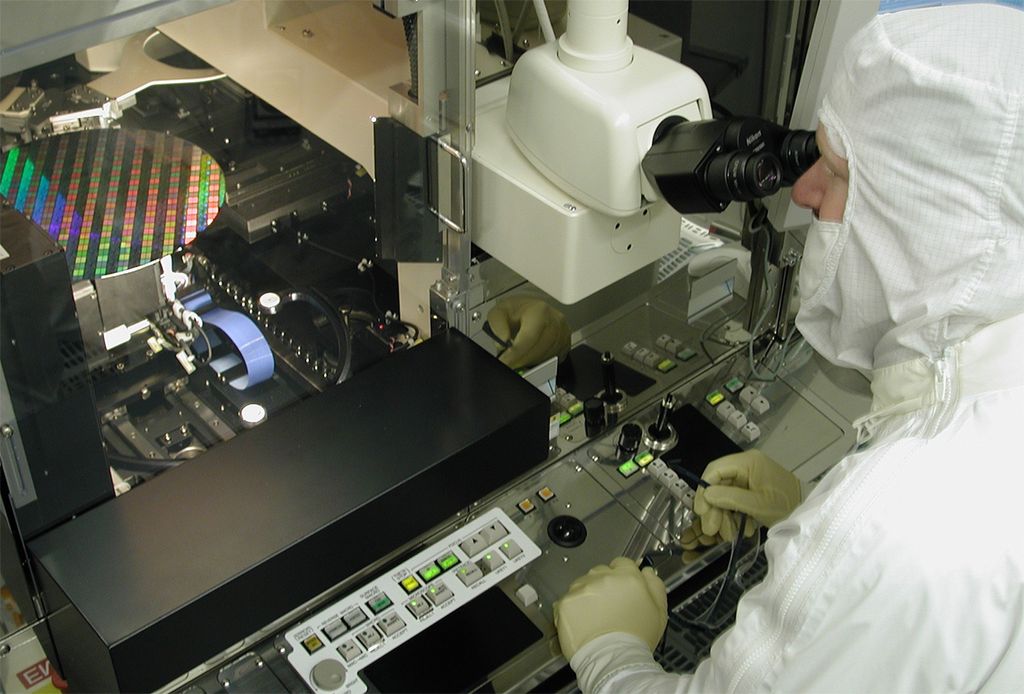 Intel: 4nm, 3nm-Class Nodes on Track, 1.8nm Technology Pulled in | Tom ...