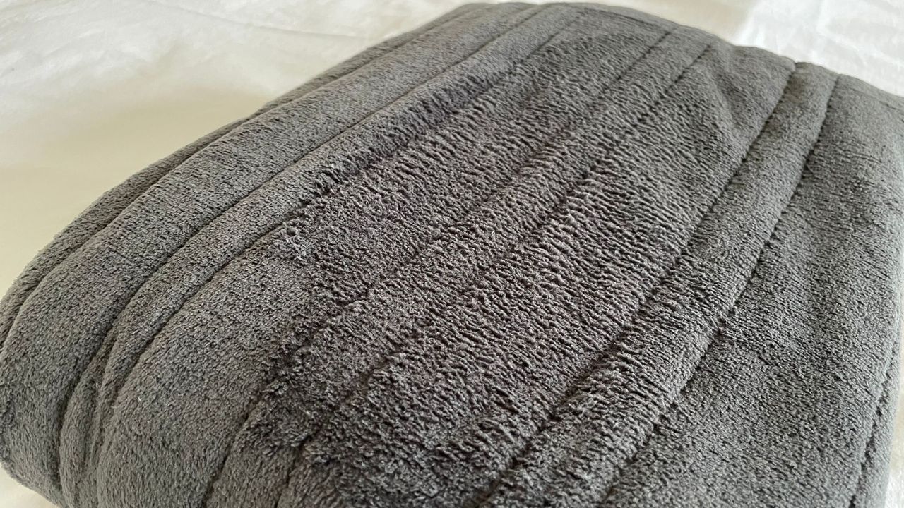 Slumberdown Cosy Hugs Heated Throw review: the hottest model | Woman & Home