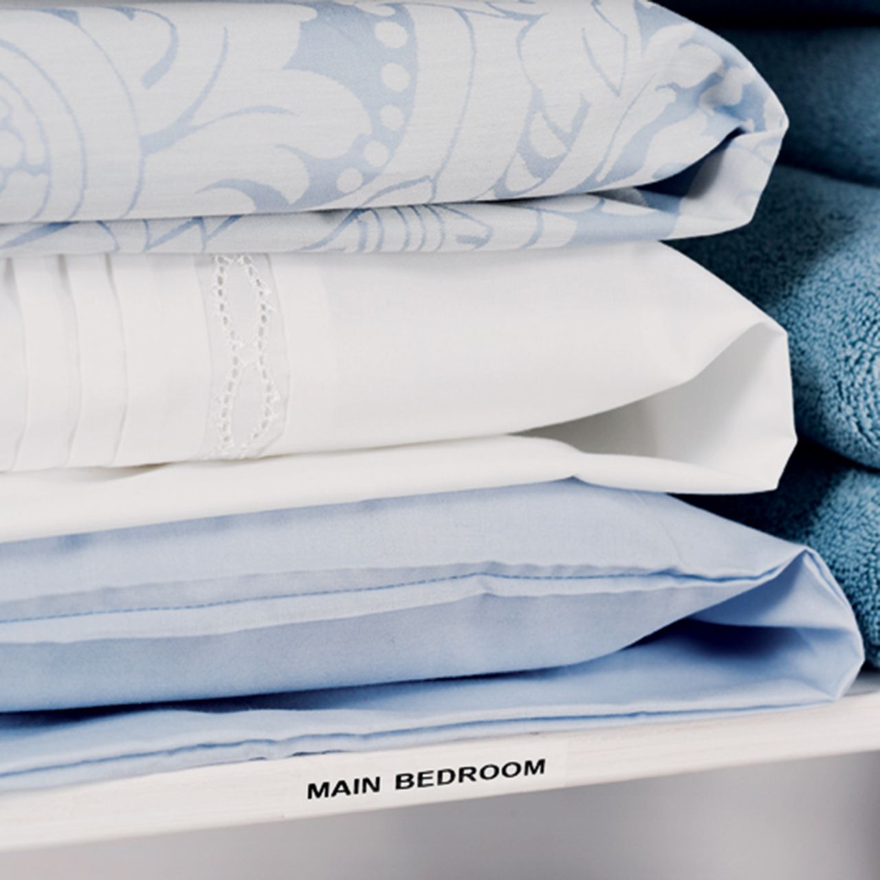 Where to store bedding - best places for duvets, pillows and bed linen ...