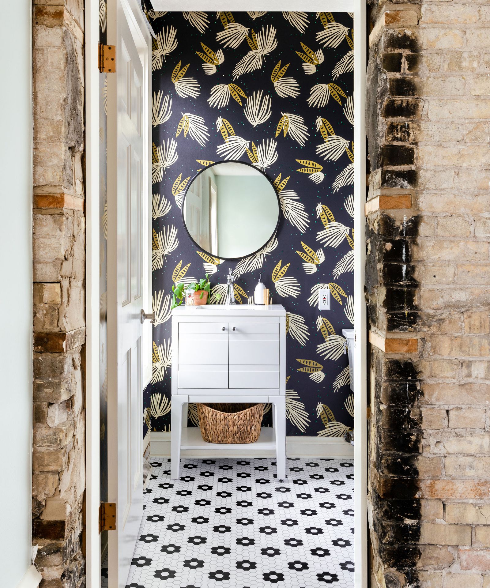 23 small bathroom tile ideas that make a splash in a tiny space | Real ...