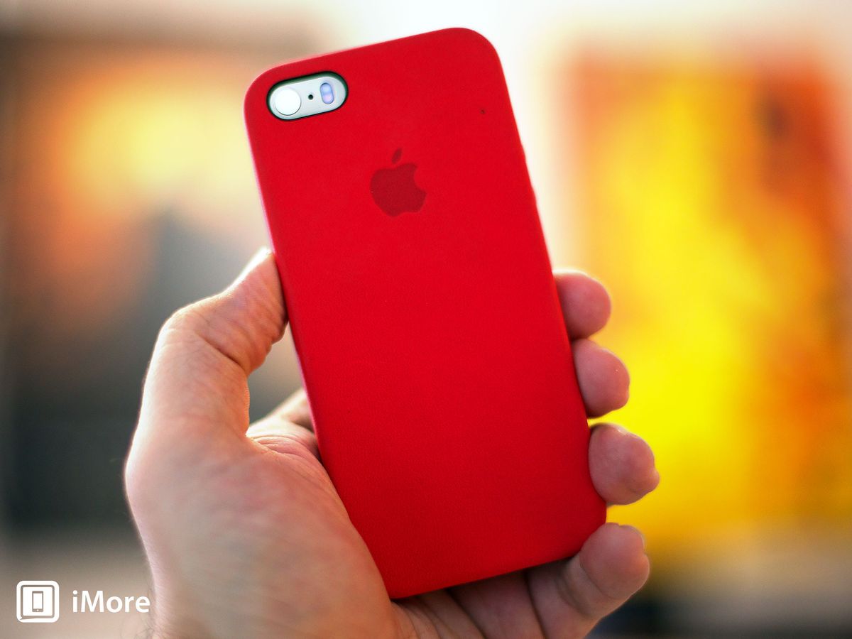 The Apple iPhone 5s leather case is a dirt magnet, tell us how you keep ...