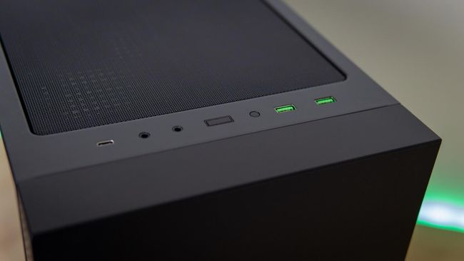 Razer Tomahawk ATX Review: If You Must Own a Razer Case | Tom's Hardware